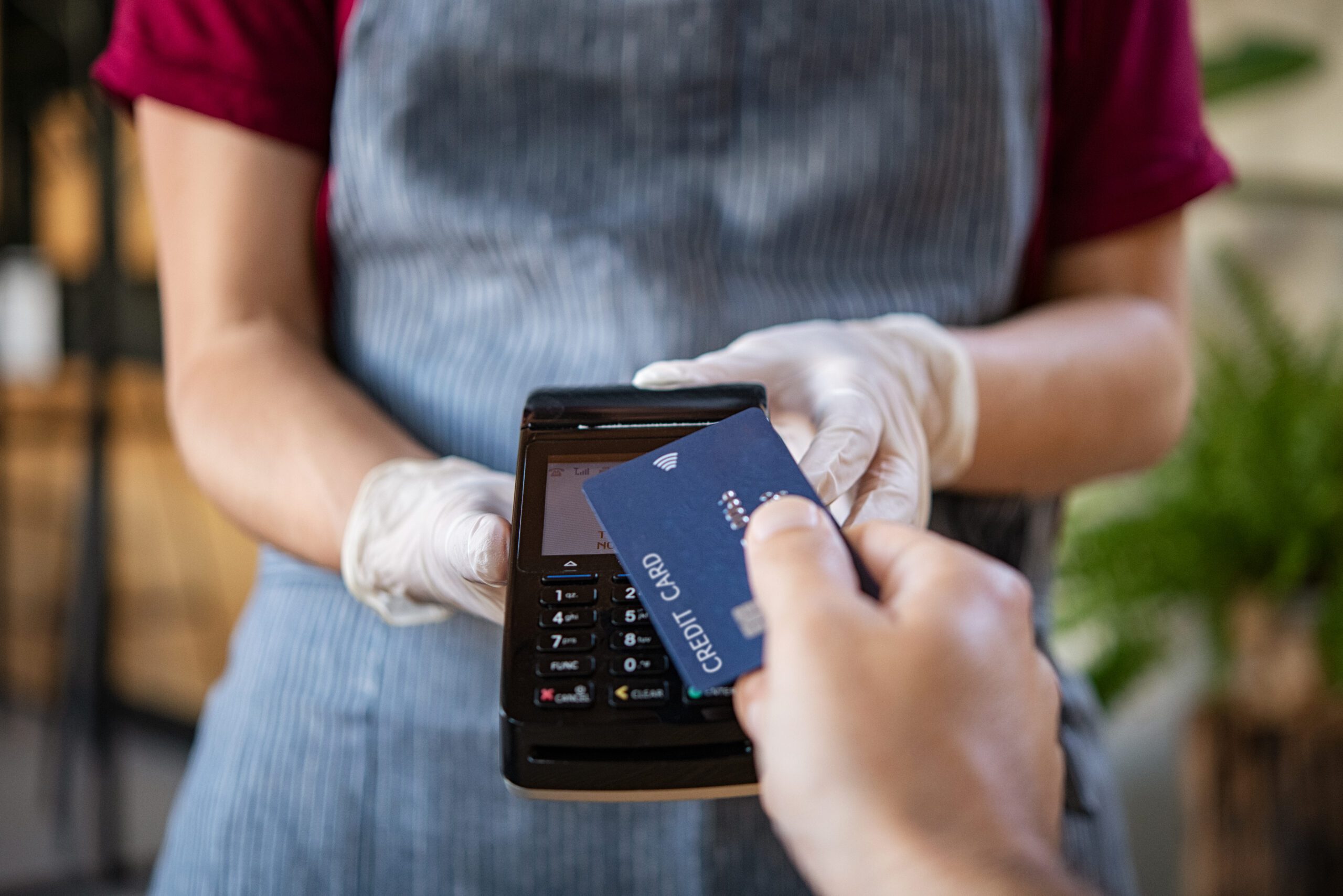 UK Banks Wary as Contactless Payment Limits Are Lifted - PaymentsJournal